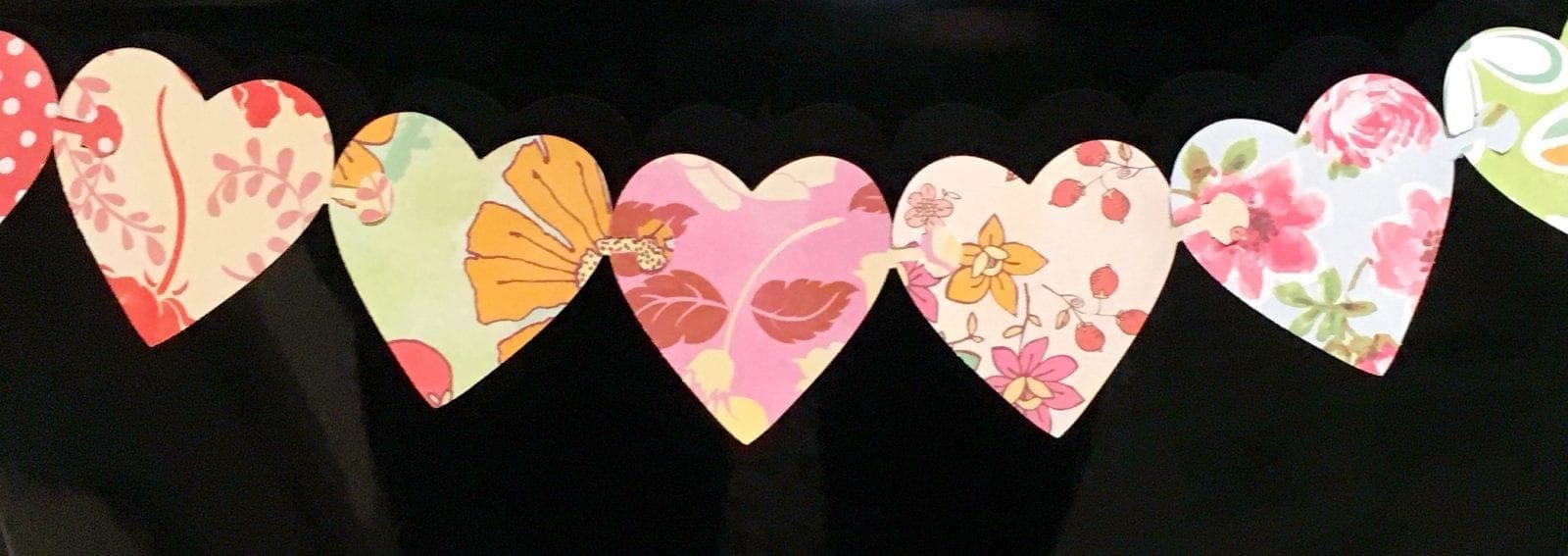 Heart Garland Valentine Day Craft - Pattern Princess