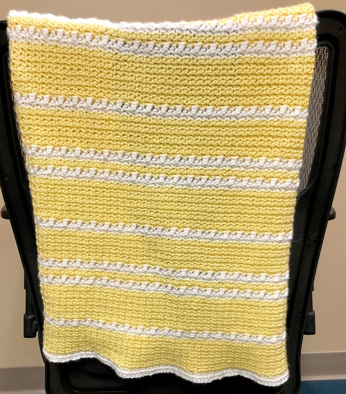 Pretty Crochet Mesh and Berry Baby Blanket - Pattern Princess