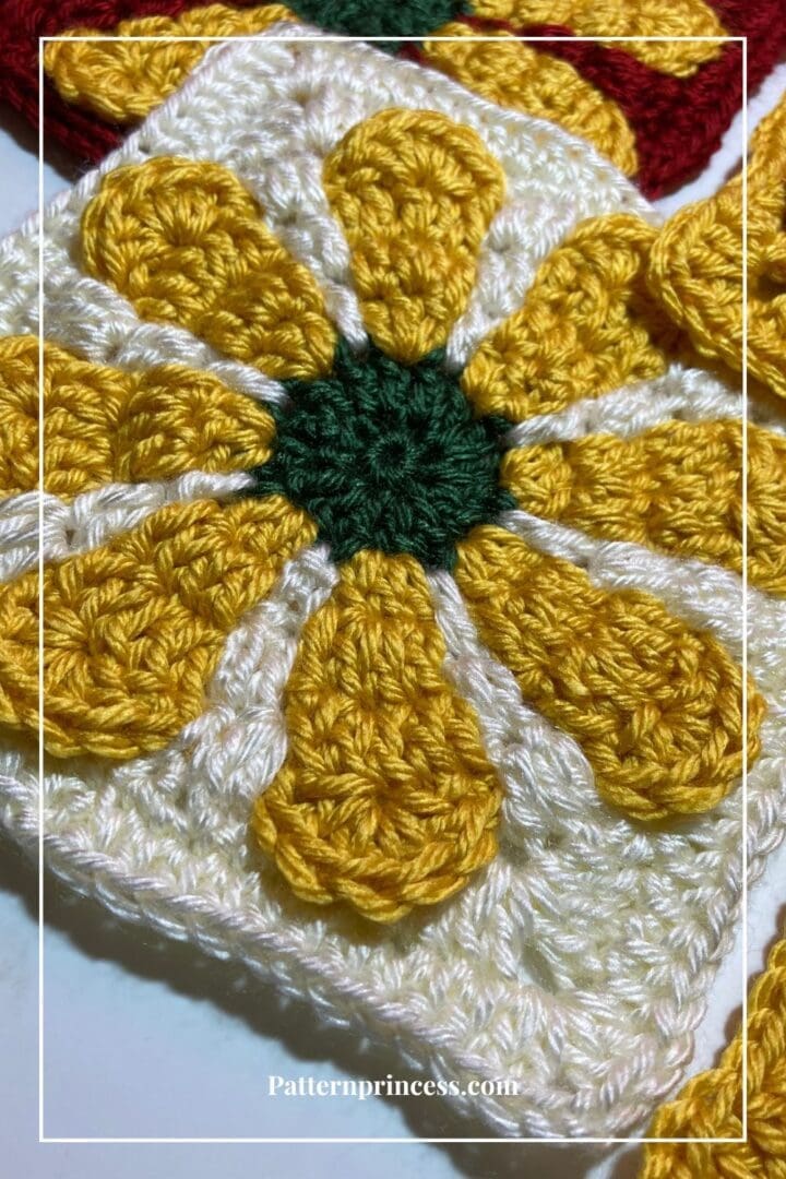 How to Crochet a Retro Daisy Granny Square Pattern - Pattern Princess