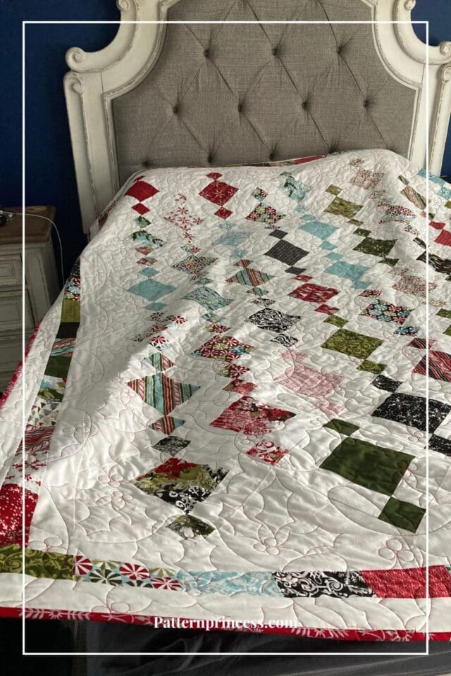 Christmas Colors Chandelier Quilt Easy Pattern - Pattern Princess