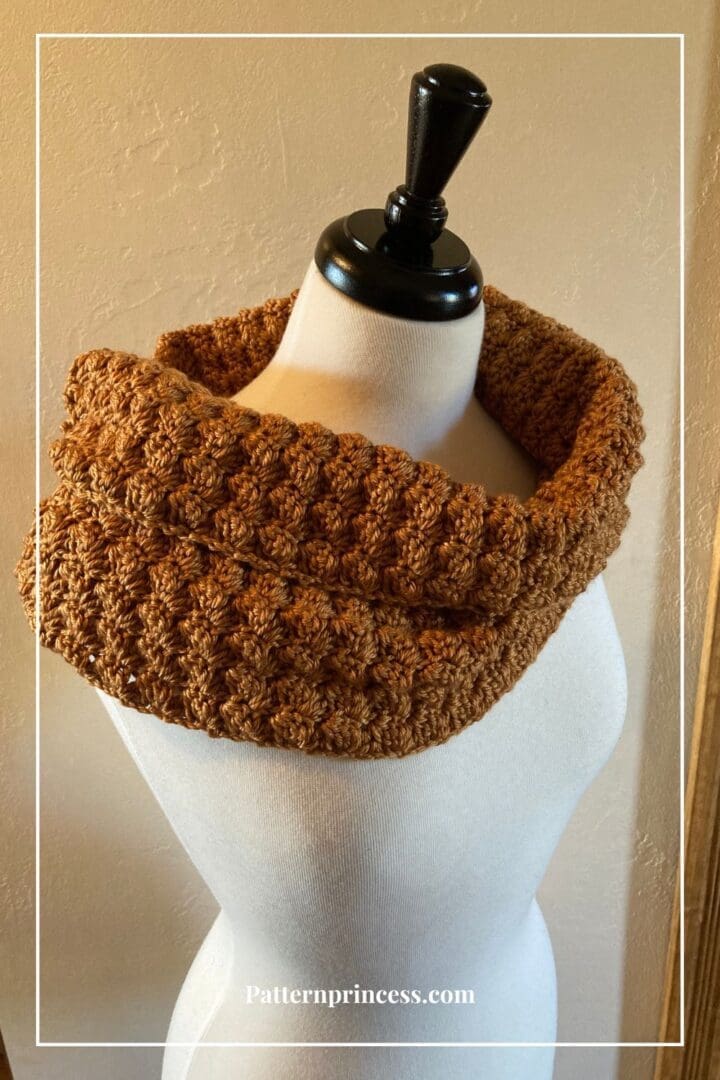 Sophia Snuggly, Cozy, and Easy Cowl Crochet Pattern - Pattern Princess
